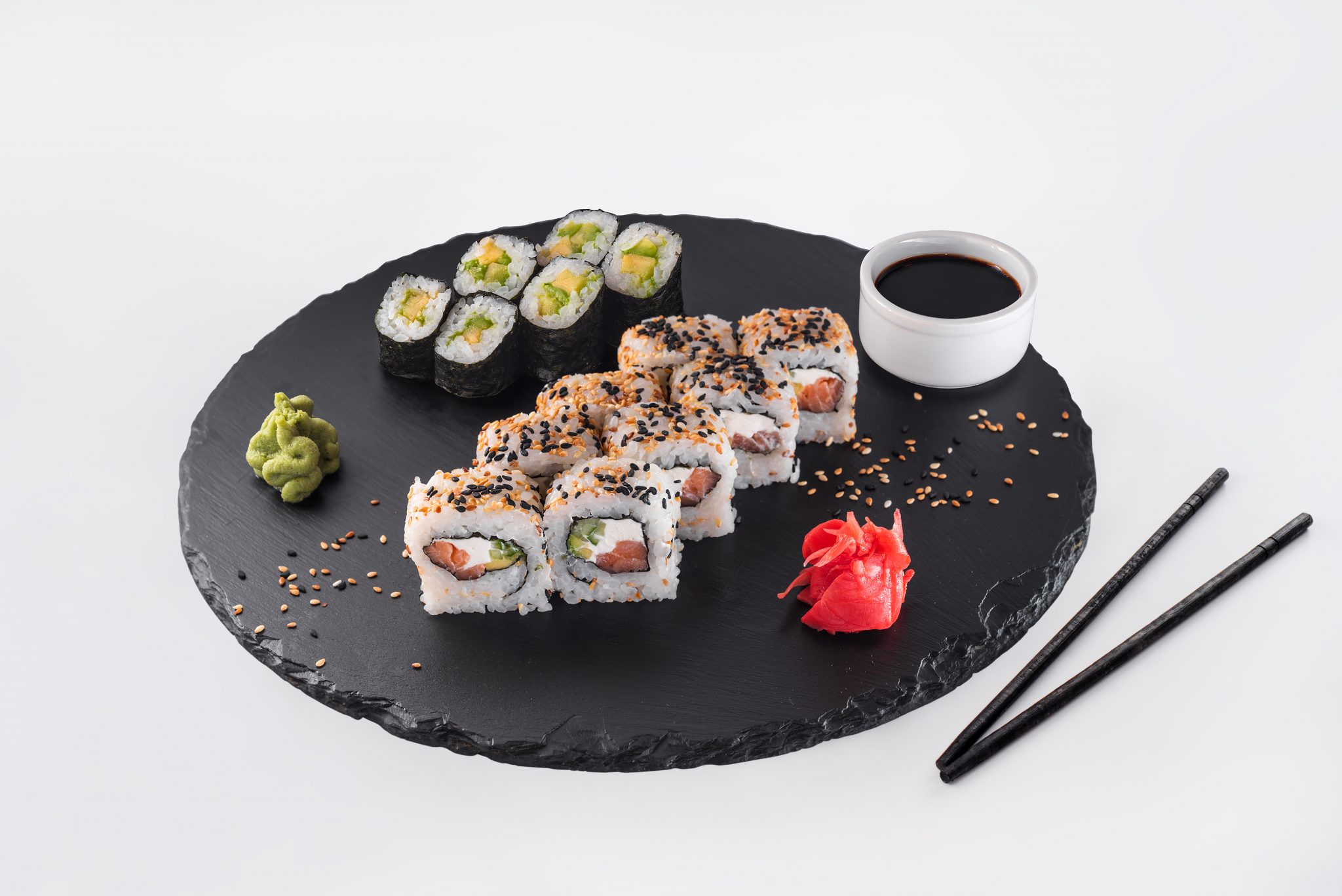 Salmon Roll + Surimi maki – 14 Pieces - oishi